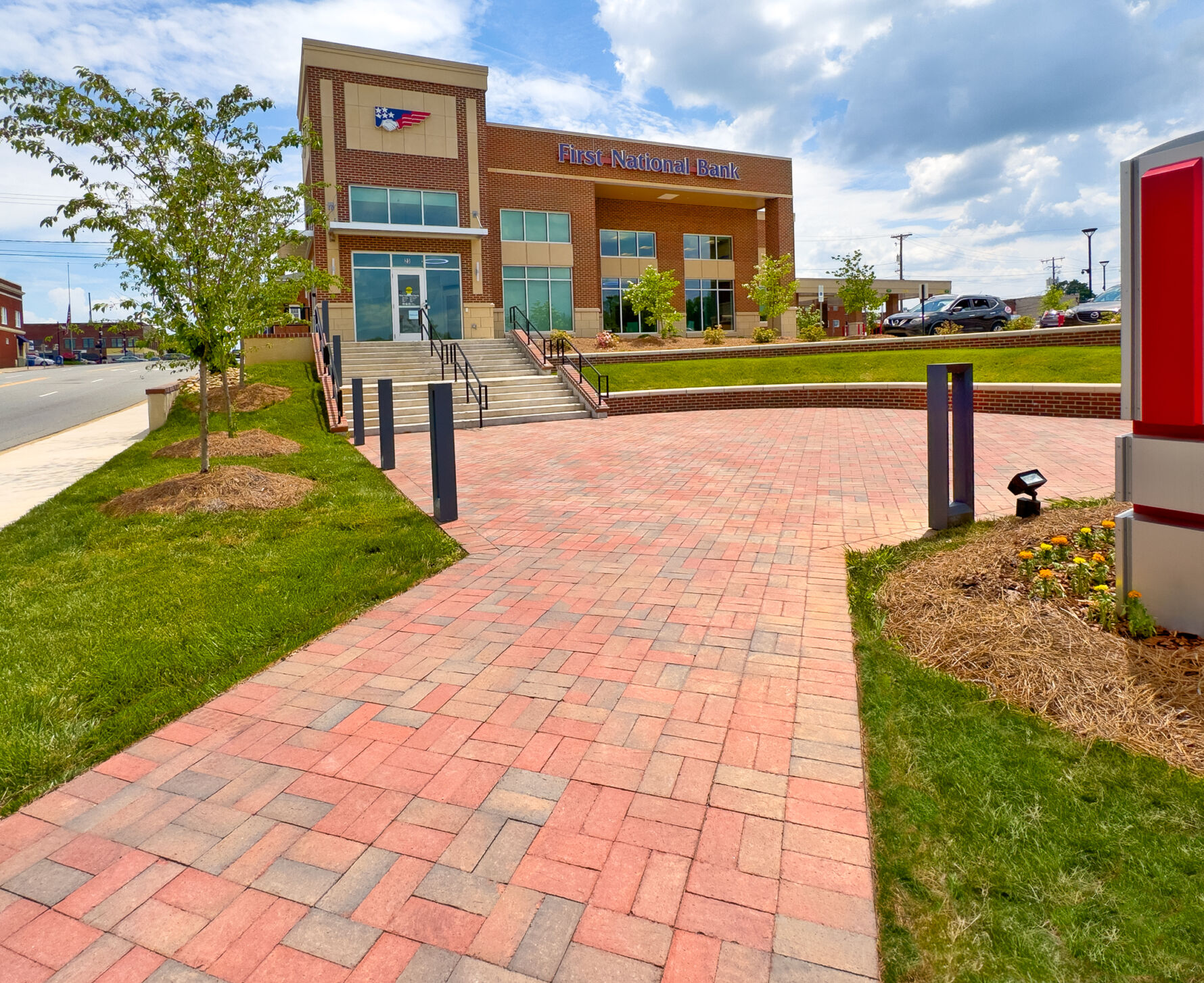 First National Bank – Lexington Main Branch – Johnson Concrete Products